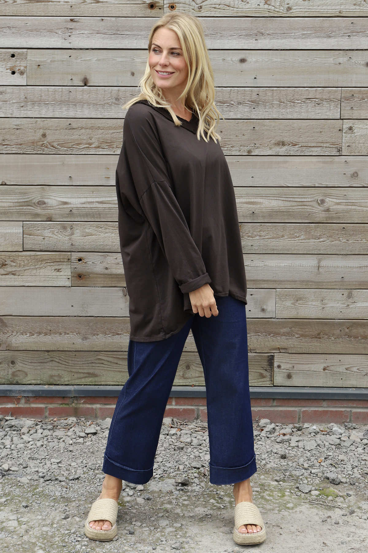 Made In Italy Indira V-Neck Cotton Top | Kit and Kaboodal