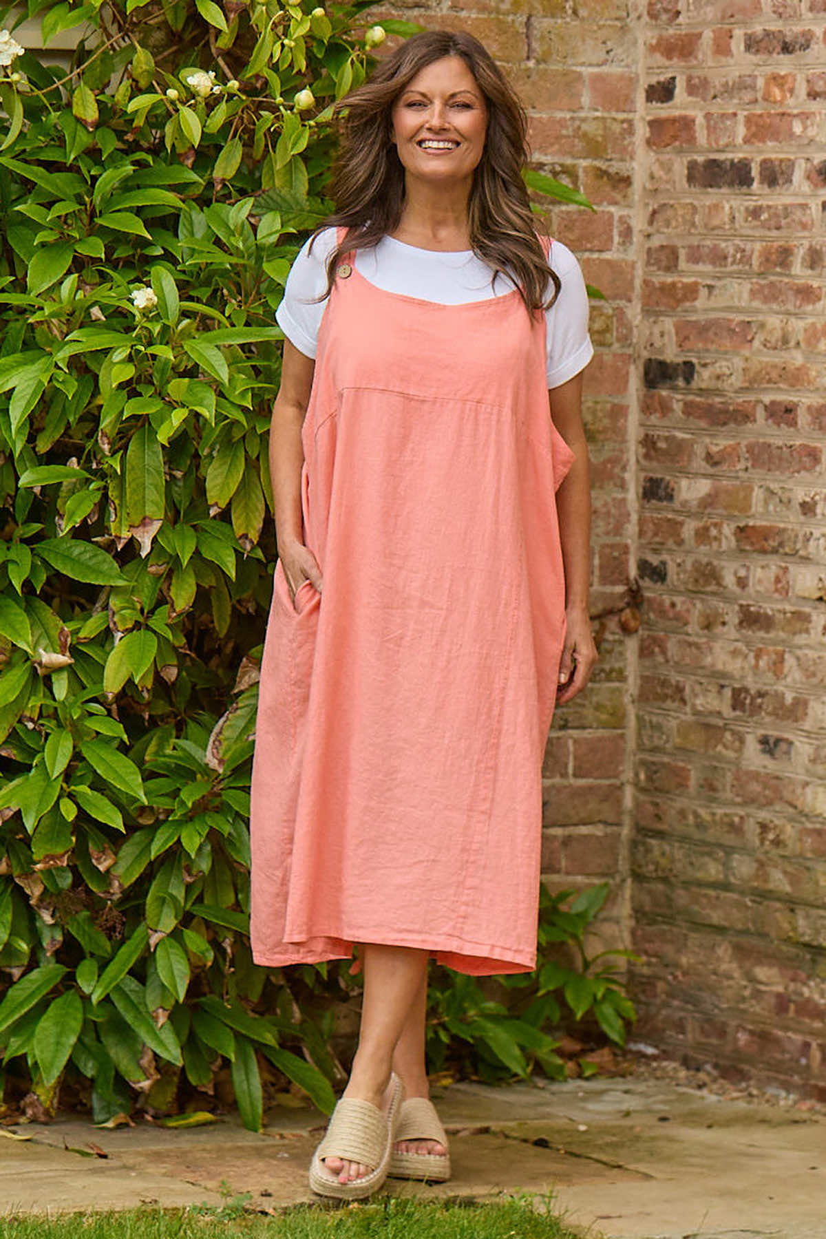 Made In Italy Adina Linen Pinafore Dress | Kit and Kaboodal